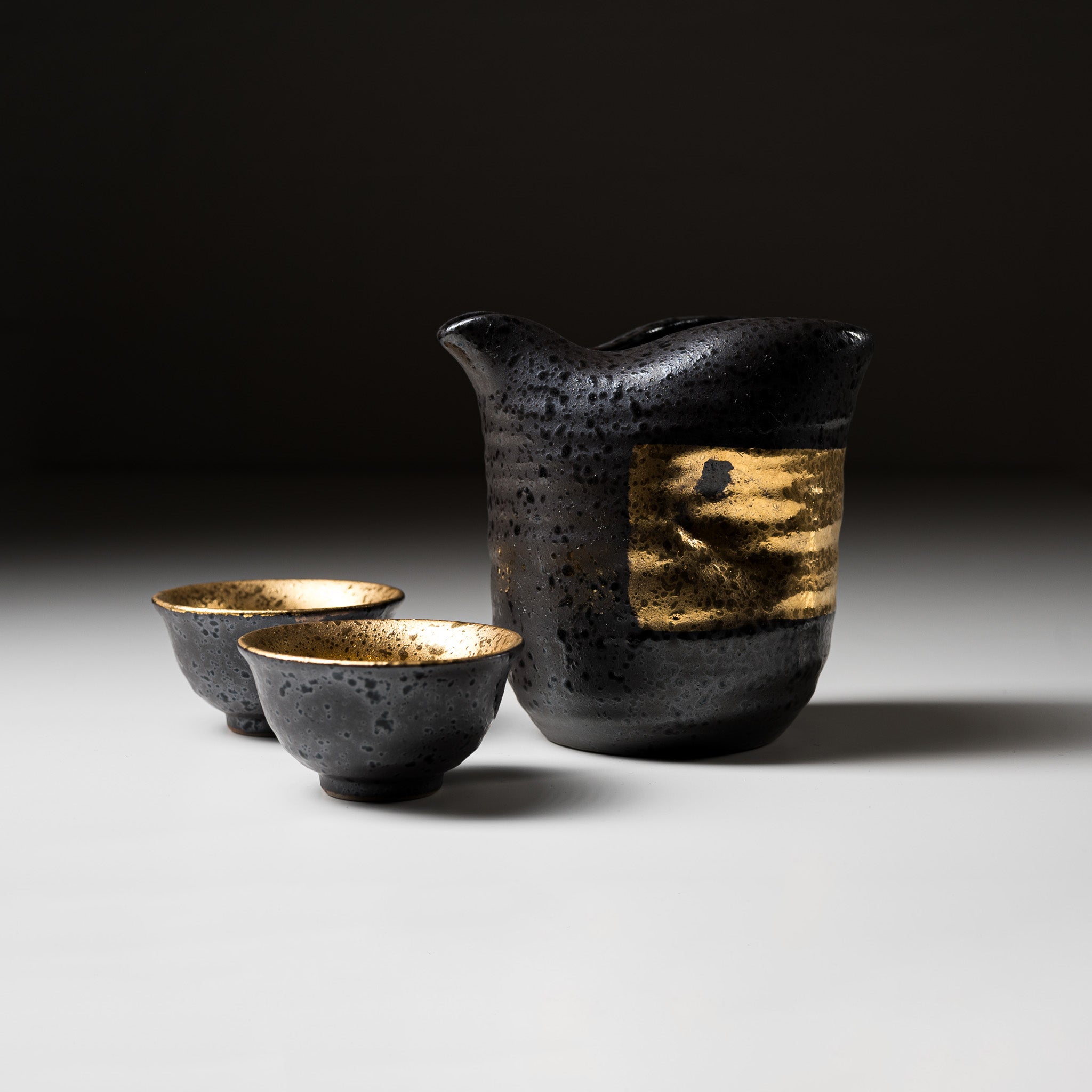 Mino ware Pottery Sake Set - Black Gold Twisting | Crafted in Japan ...