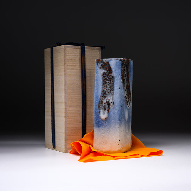 Ouji Kiln Blue Shino Vase with Wooden Box / 王子窯 青志野花入 – Osara Australia