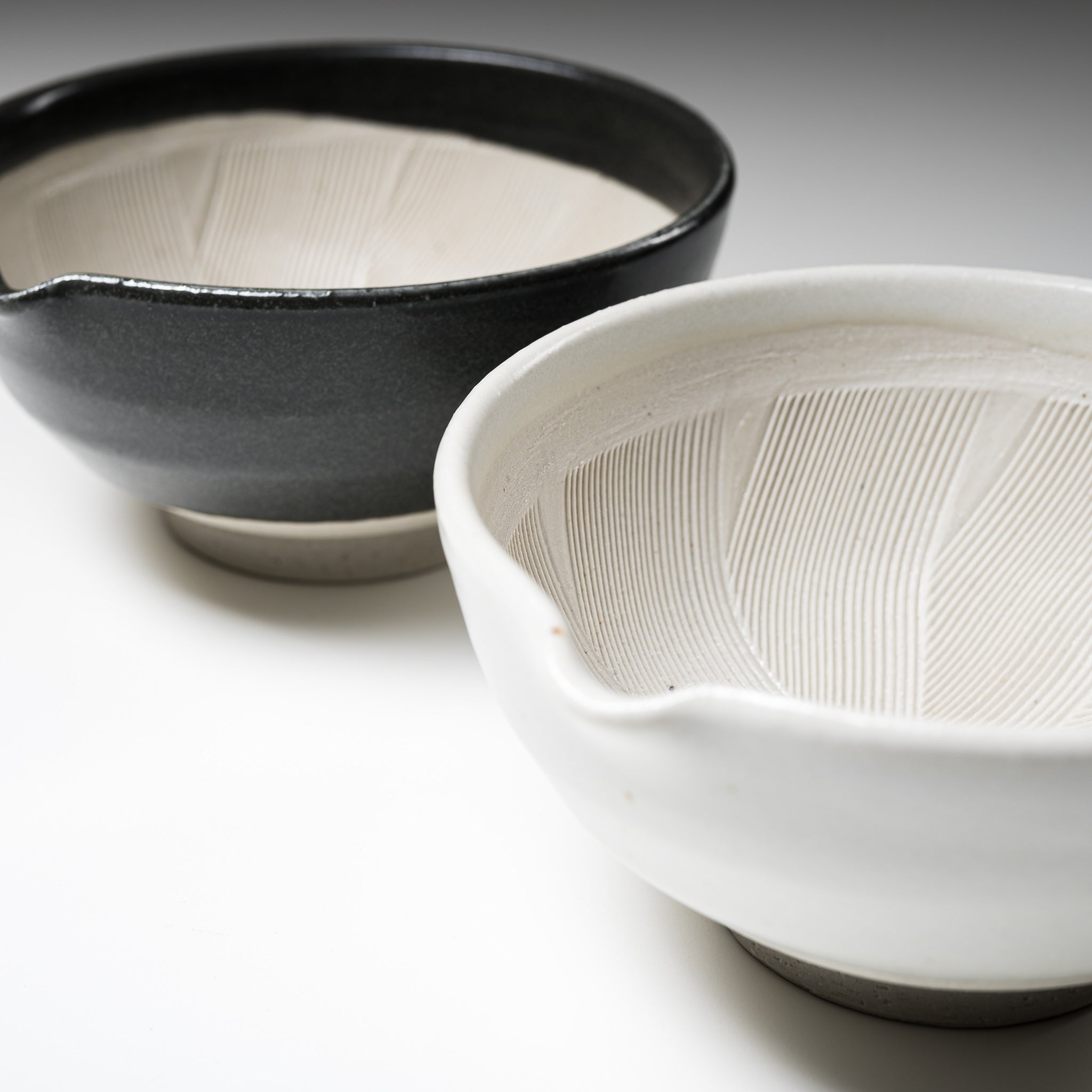 Japanese Seasoning Tool - Suribachi - 16 cm - 2 Colours / Surikogi ...