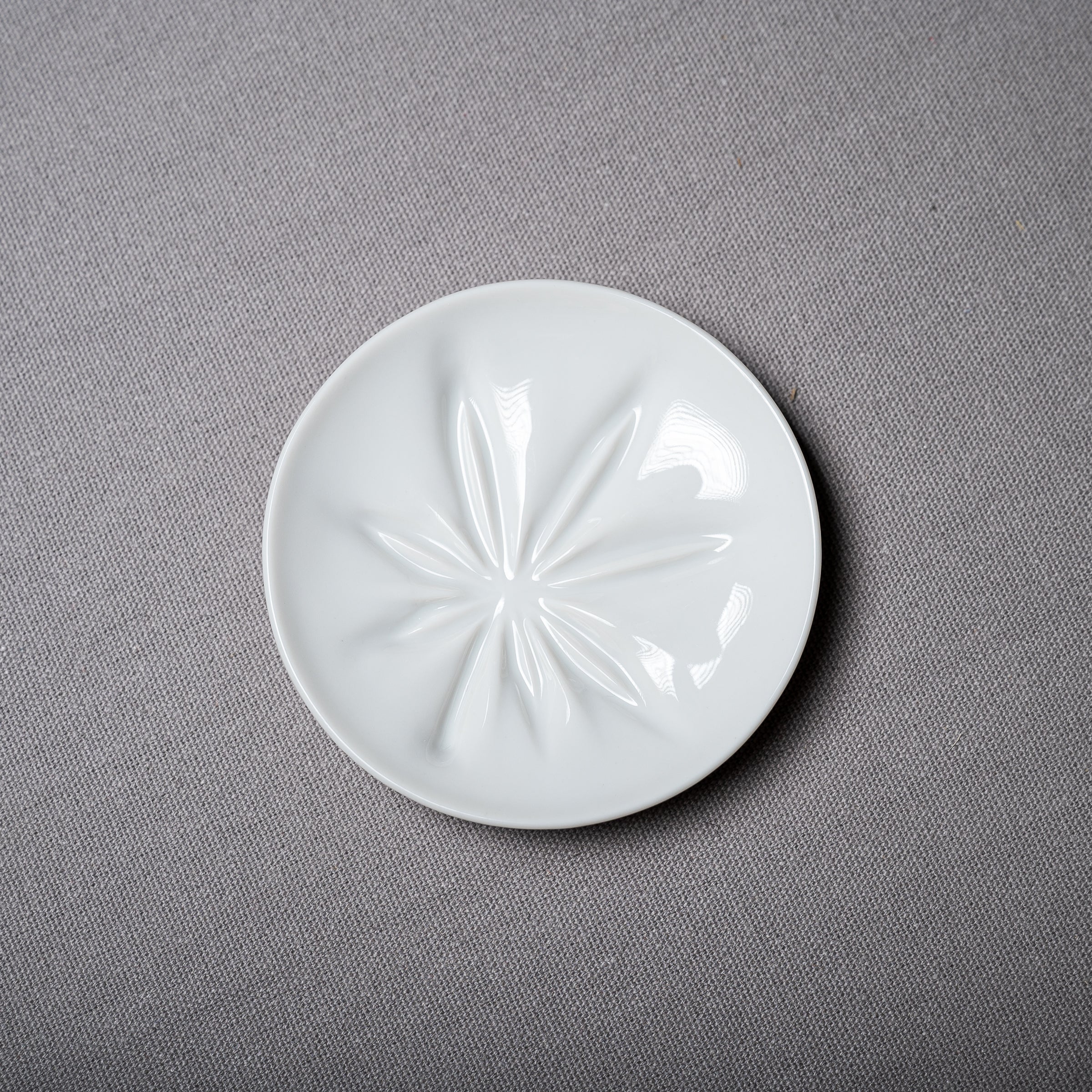 Maple Leaf Soy Sauce Dish / 紅葉 醤油皿 – Osara Australia