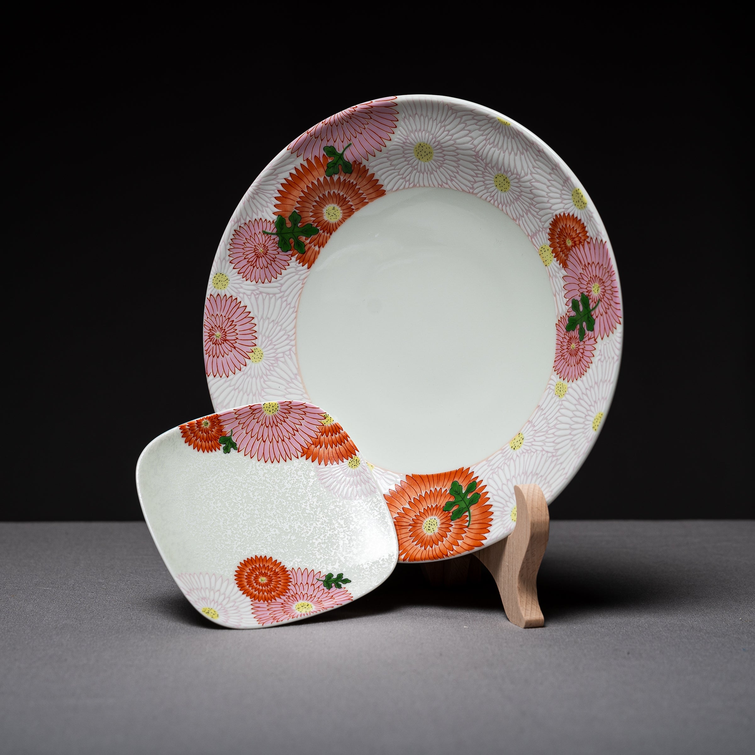 Arita Pink Chrysanthemum Plate | Premium Tableware | Crafted In Japan ...